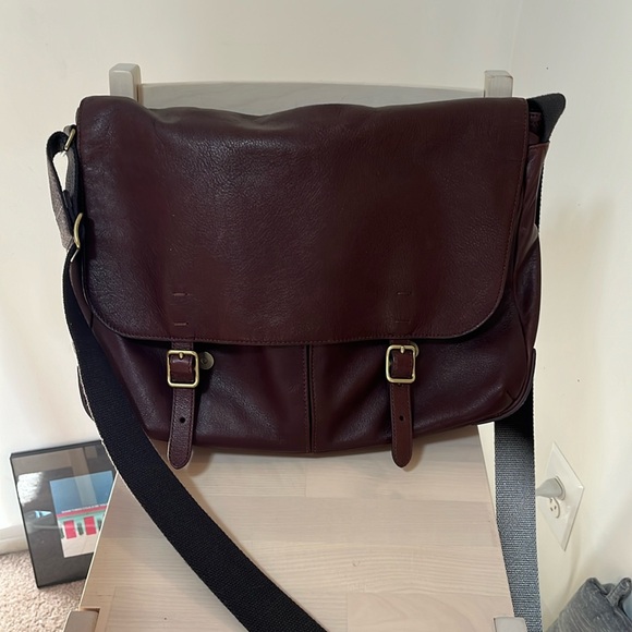 Fossil | Bags | Fossil Messenger Bag | Poshmark